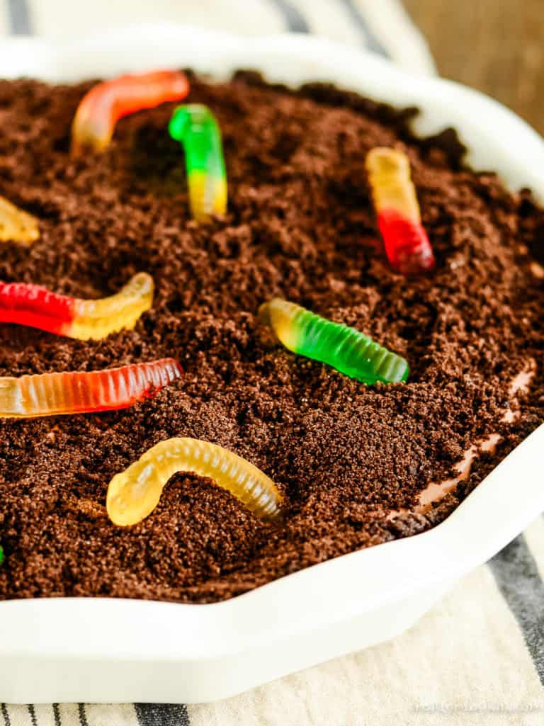 Easy Oreo Dirt Pie Recipe (with pudding) - Creations by Kara